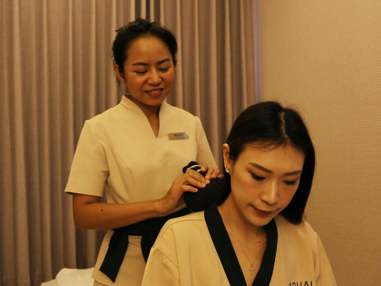 Pho Thong (Traditional Thai Skin Scrubbing) – Chujai Thai Traditional ...